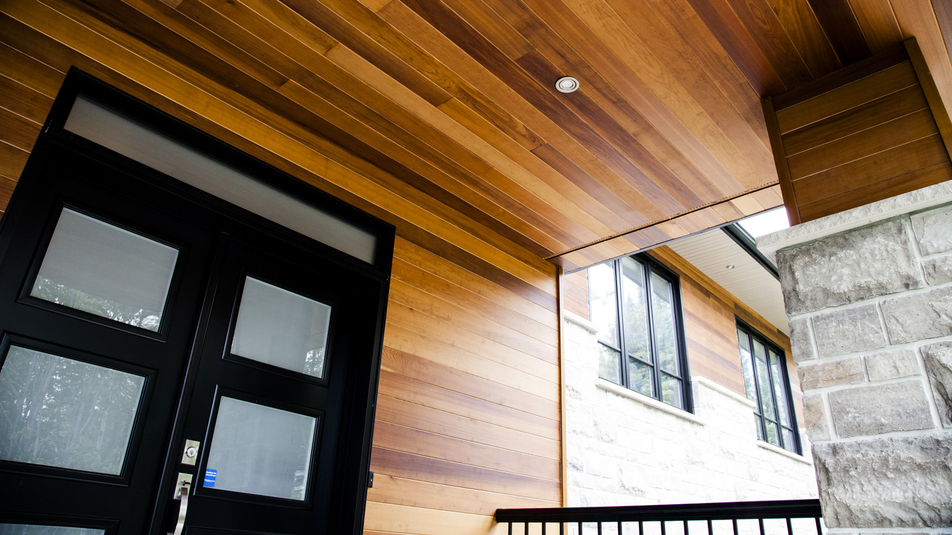 Soffite de bois | DESIGN EXTÉRIEUR